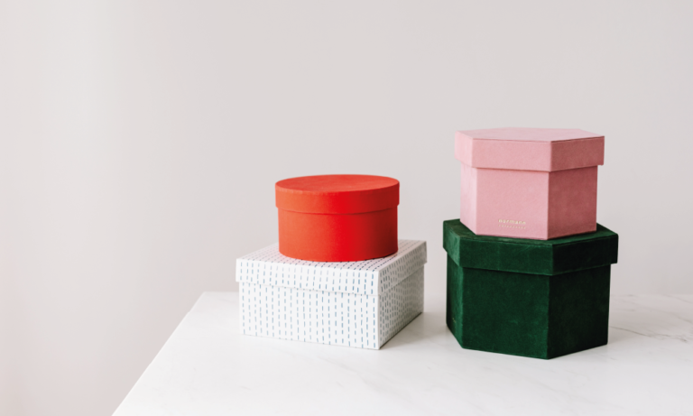 La solution simple pour emballer un cadeau rond